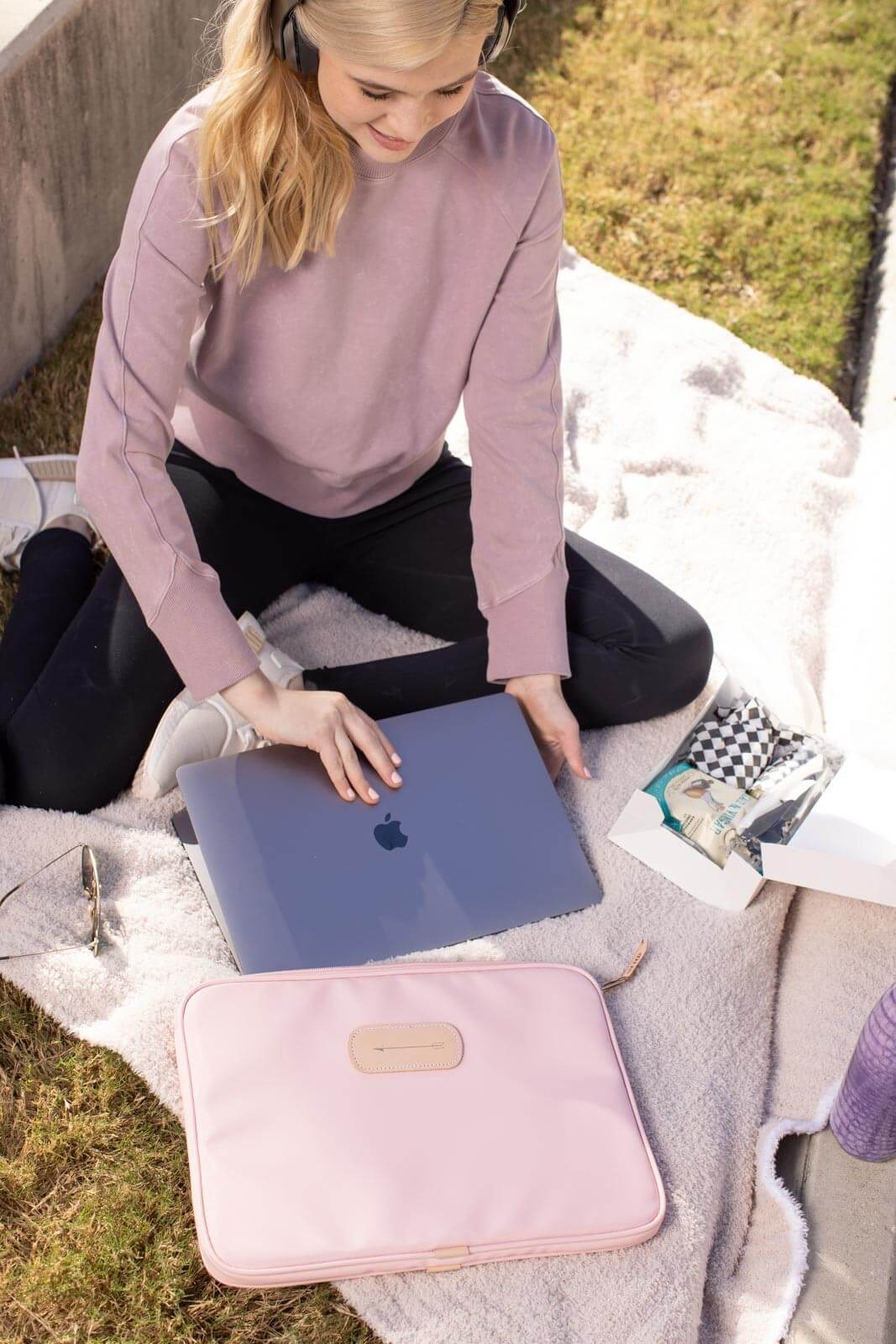 Jon Hart 15" Computer Case - Black | Berings