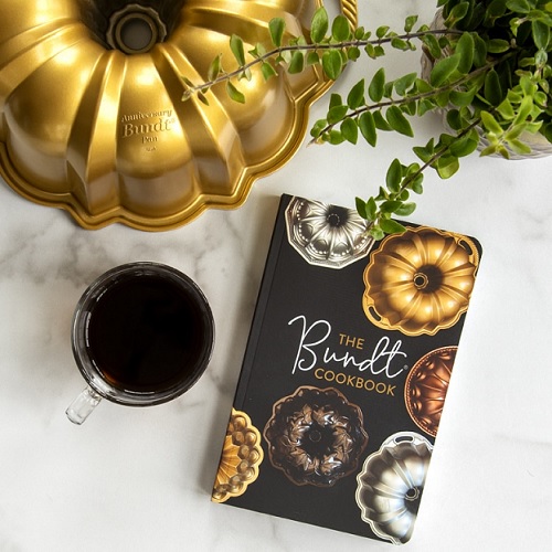 Nordic Ware The Bundt Cookbook | Berings