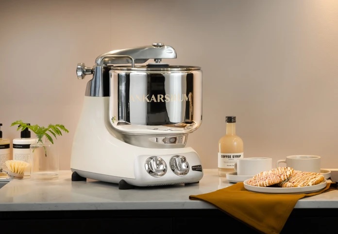 Ankarsrum Assistent Original Stand Mixer – Light Cream | Berings