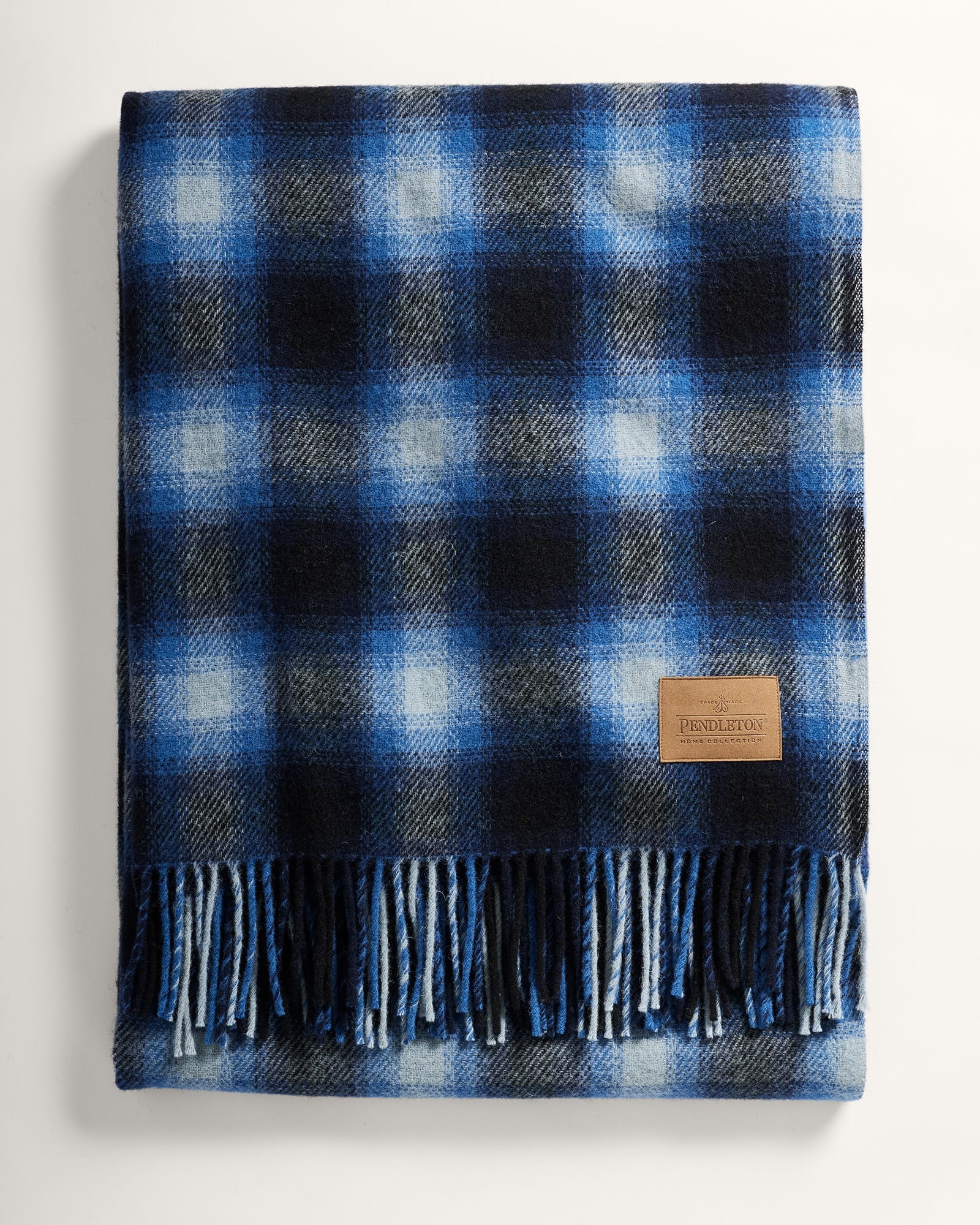 Pendleton Motor Robe with Leather Carrier - Midnight Ombre | Berings