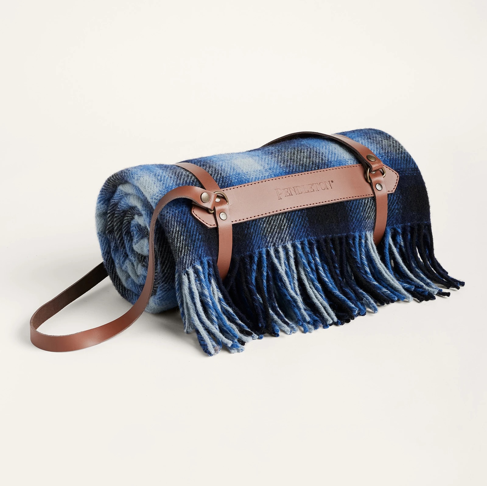 Pendleton Motor Robe with Leather Carrier - Midnight Ombre | Berings